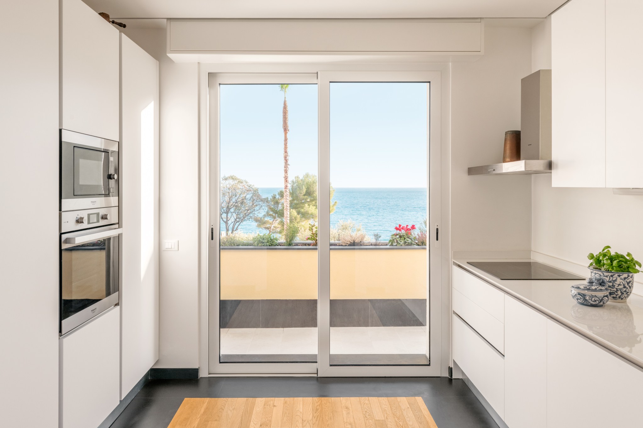 LA LINEA ROSA – DOORI